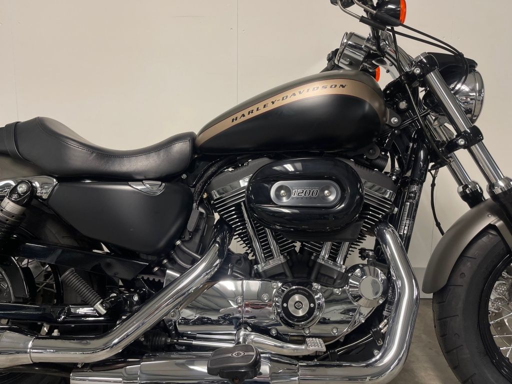 SPORTSTER XL1200C CUSTOM